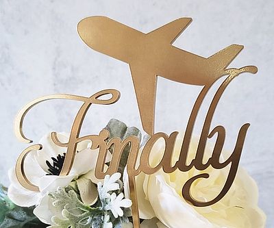 34 Insanely Funny Wedding Cake Toppers That'll Have A Couple Rolling ...