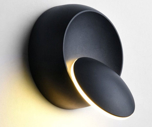 360° Rotatable Wall Light