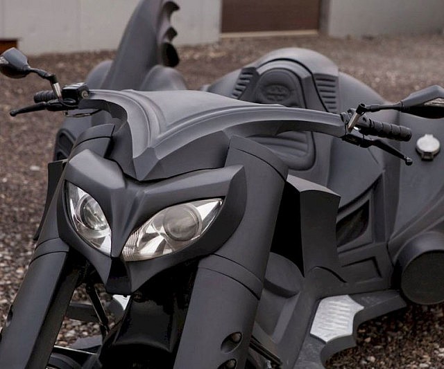Batmobile Turns Into Motorcycle | Reviewmotors.co