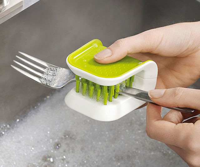 Finger Protecting Knife Cleaner