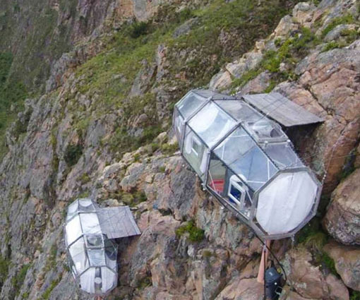 Capsule Cliff Side Lodge