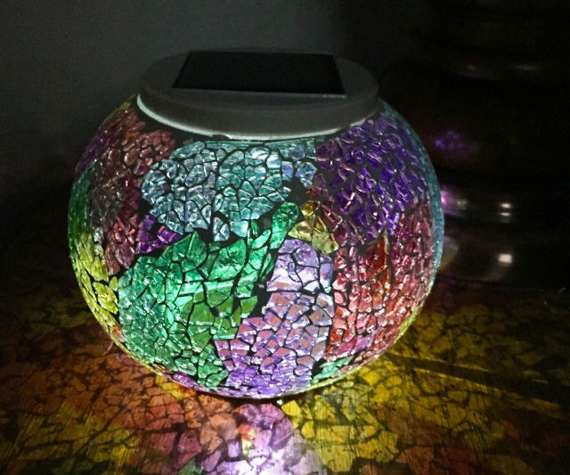 Color Changing Mosaic Solar Light