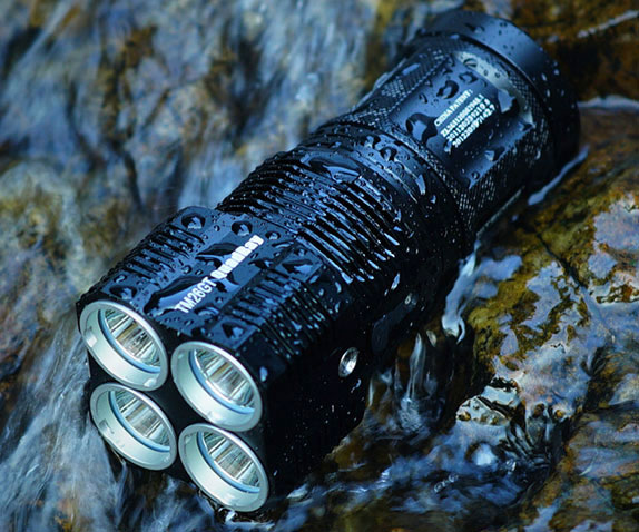 Compact Quad Ray Flashlight