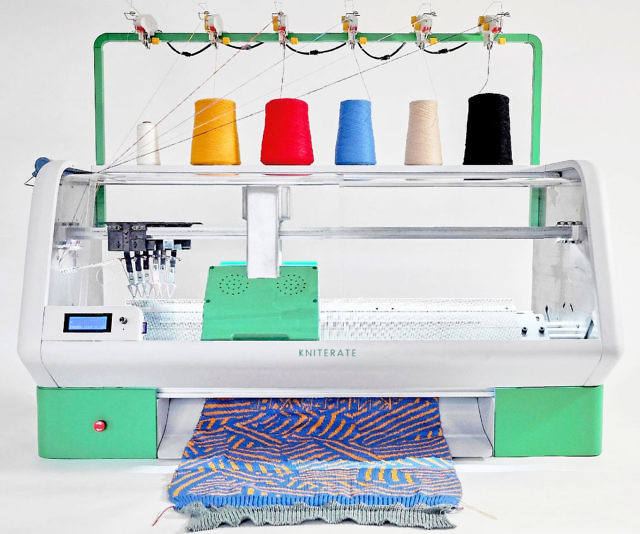 Digital Knitting Machine