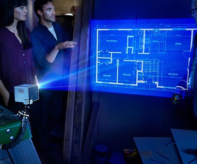 High-Res Mobile Projector