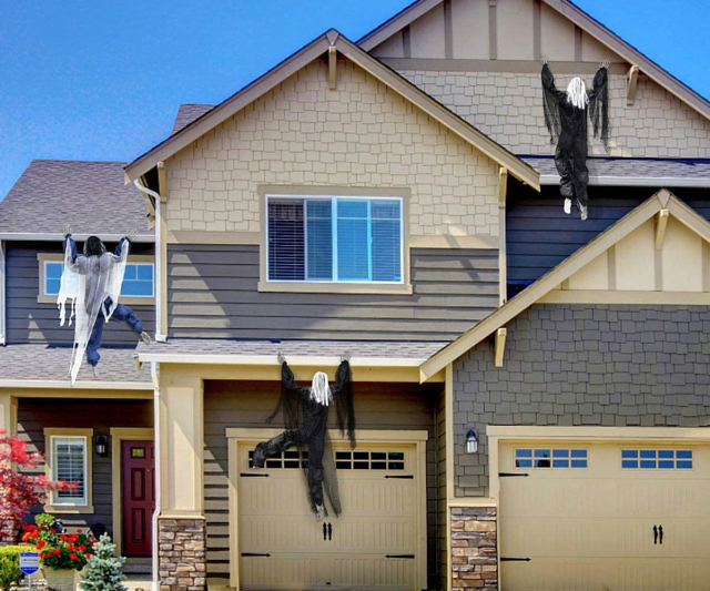 Life-Size Climbing Zombie