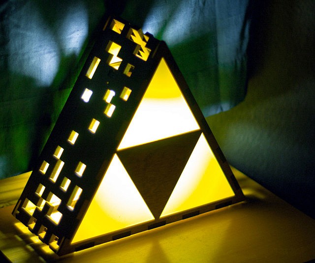 Zelda Triforce Lamp