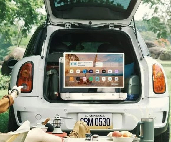 LG StandbyMe Briefcase TV