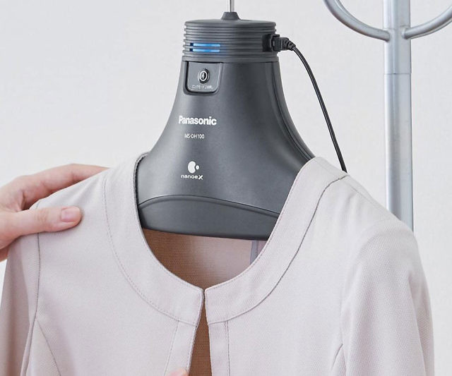 Deodorizing Coat Hanger