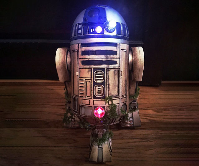 R2-D2 Replica Droid