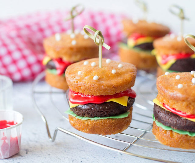 Burger Cupcake Kit