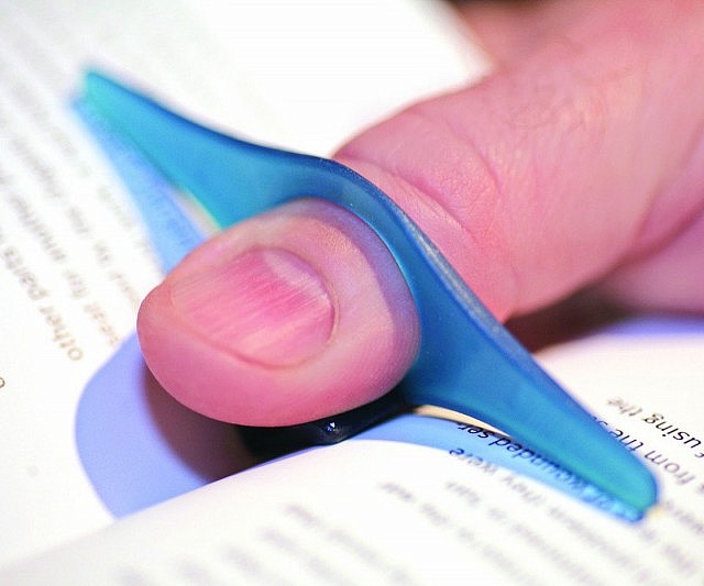 thumb-ring-book-page-holder